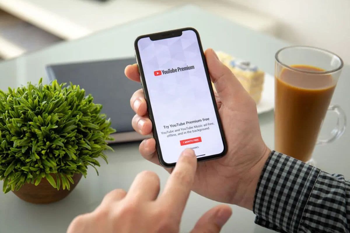 YouTube ReVanced, czyli YT bez reklam – jak pobrać i zainstalować?