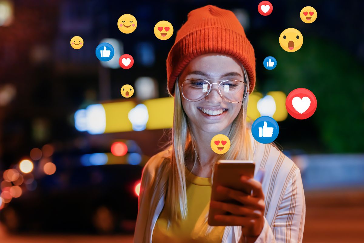 Emotikony Facebook – przewodnik po emotkach na FB
